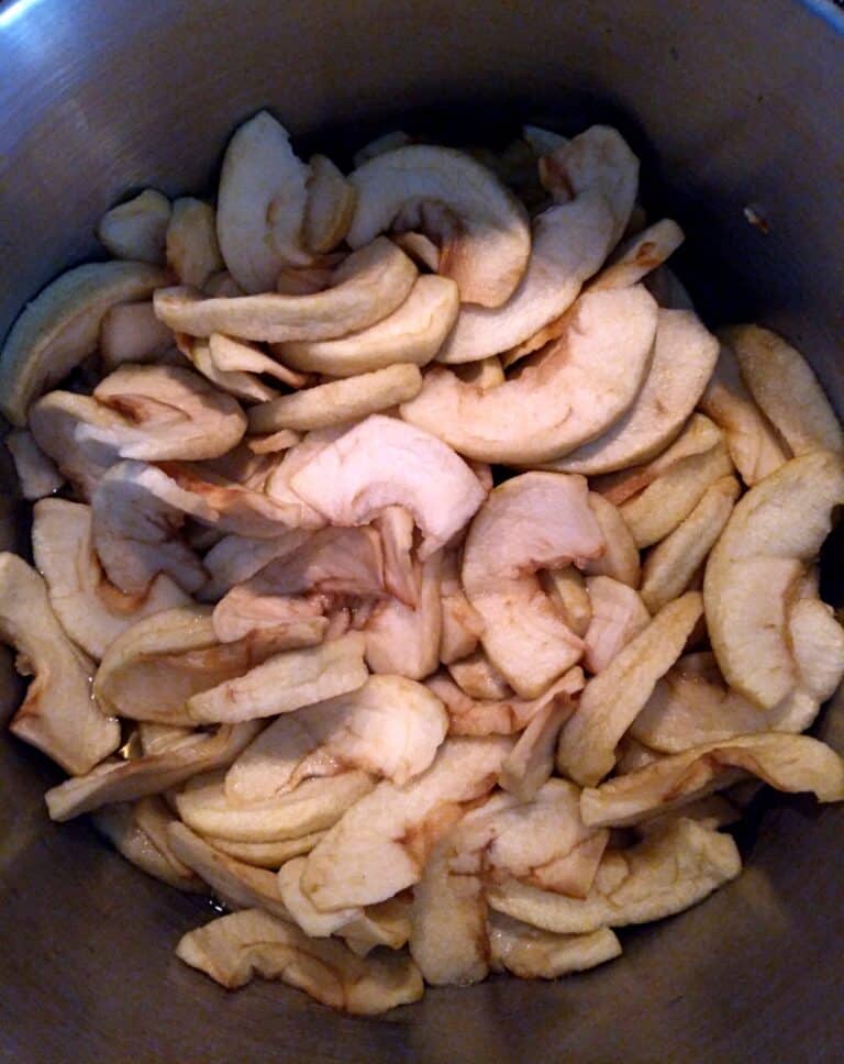 Apple Schnitz Pie Recipe, Amish Pie - Amish Heritage