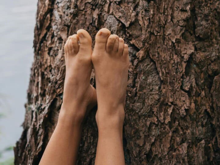 Barefoot Amish (Why Do Amish Go Barefoot?) - Amish Heritage