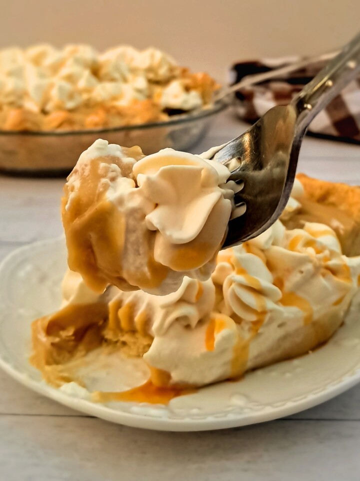 Layered Finger Jello Recipe (Layered Jello with Sour Cream) - Amish ...